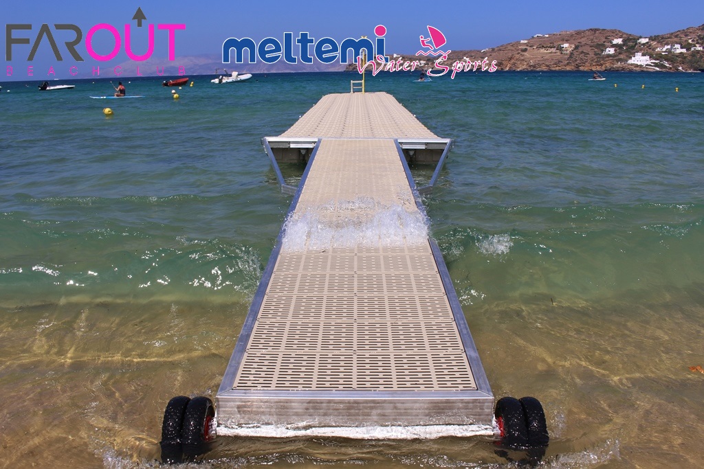 Πλωτή εξέδρα για Far Out Beach Club & Meltemi Watersports | BOUZAKIS ...